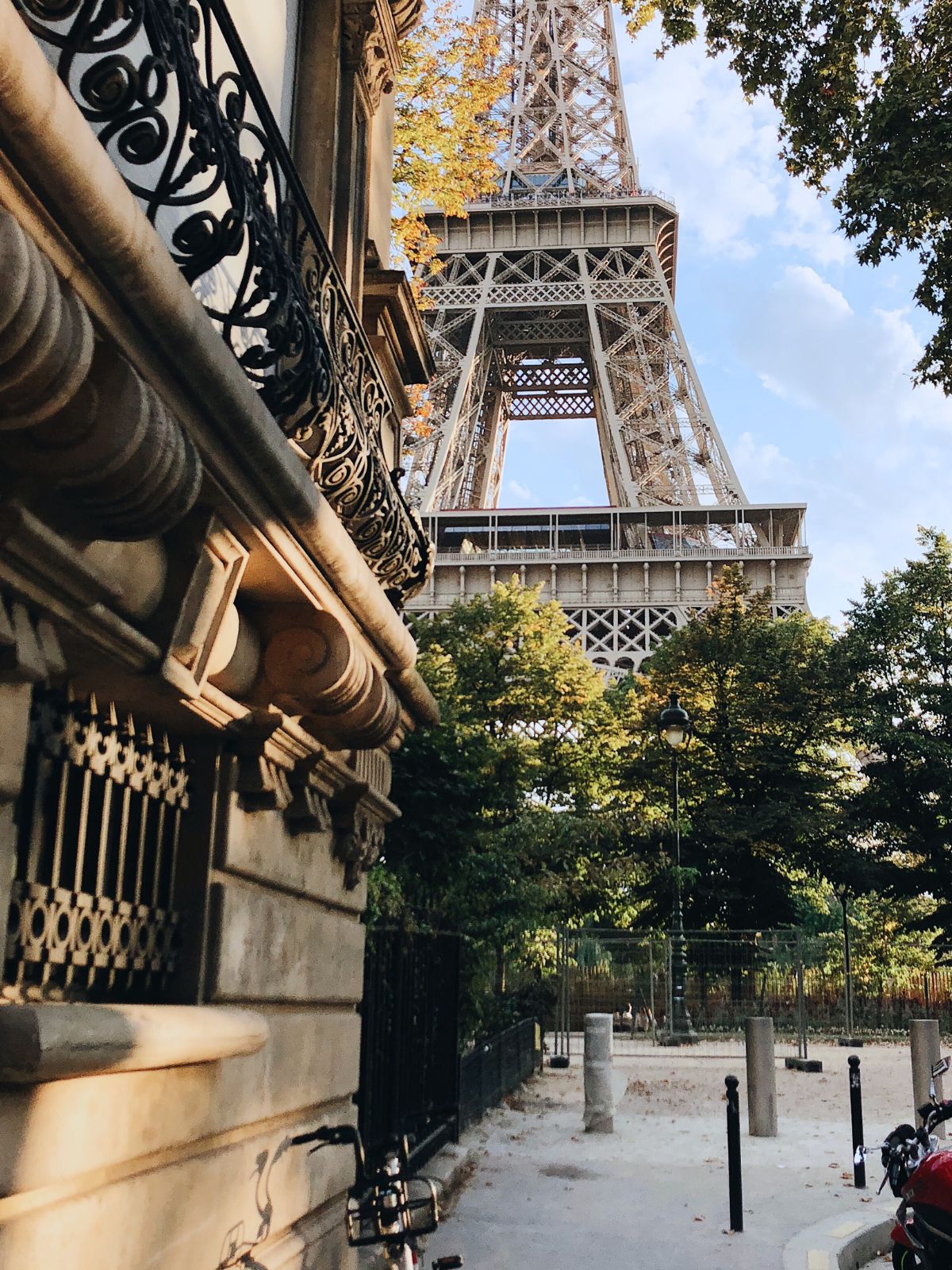 Derhy, marque de prêt-à-porter bohème dessinée à Paris depuis 1969
